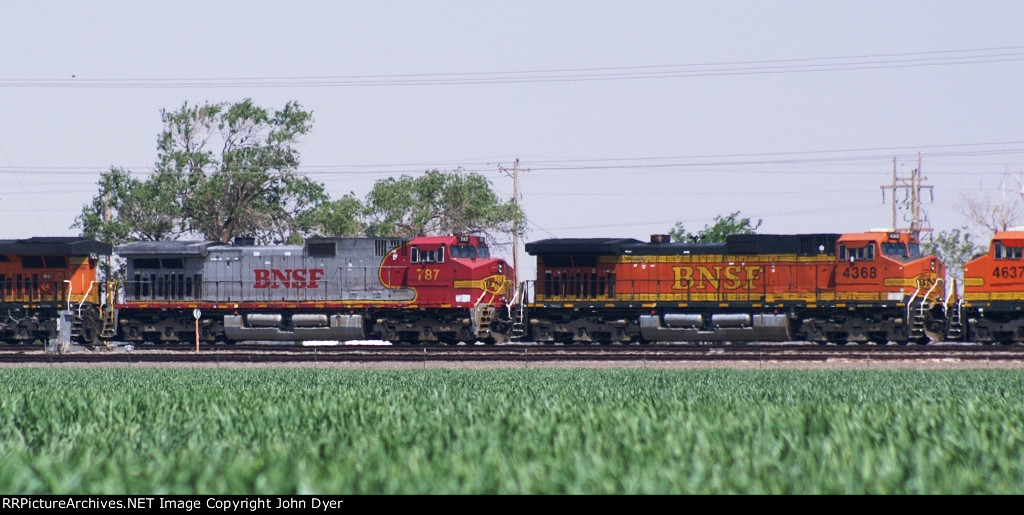 BNSF 787
